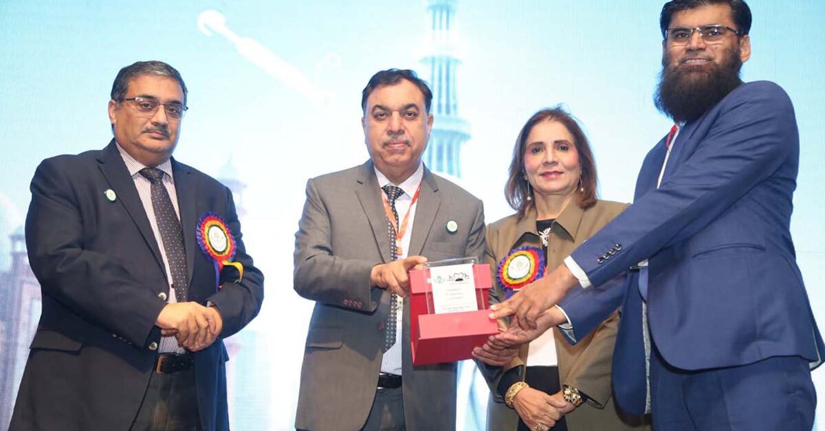 DT News - Pakistan - Prof. Dr. Zubair Hassan Awaisi inspires dental ...