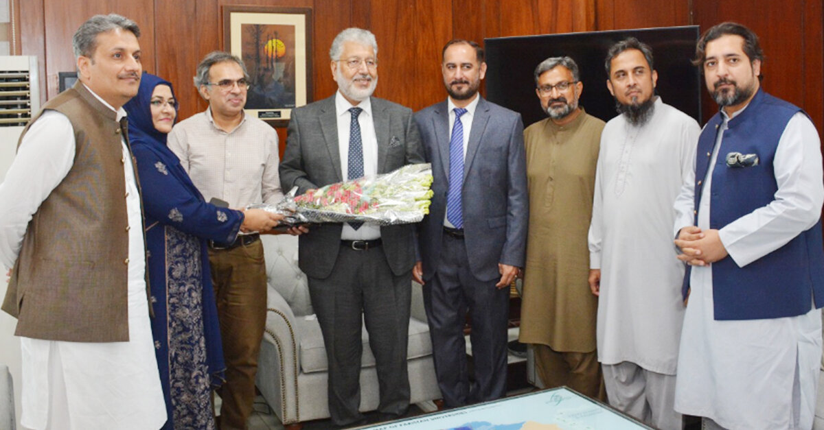 DT News - Pakistan - Dr Mukhtar gets extension as HEC chairman